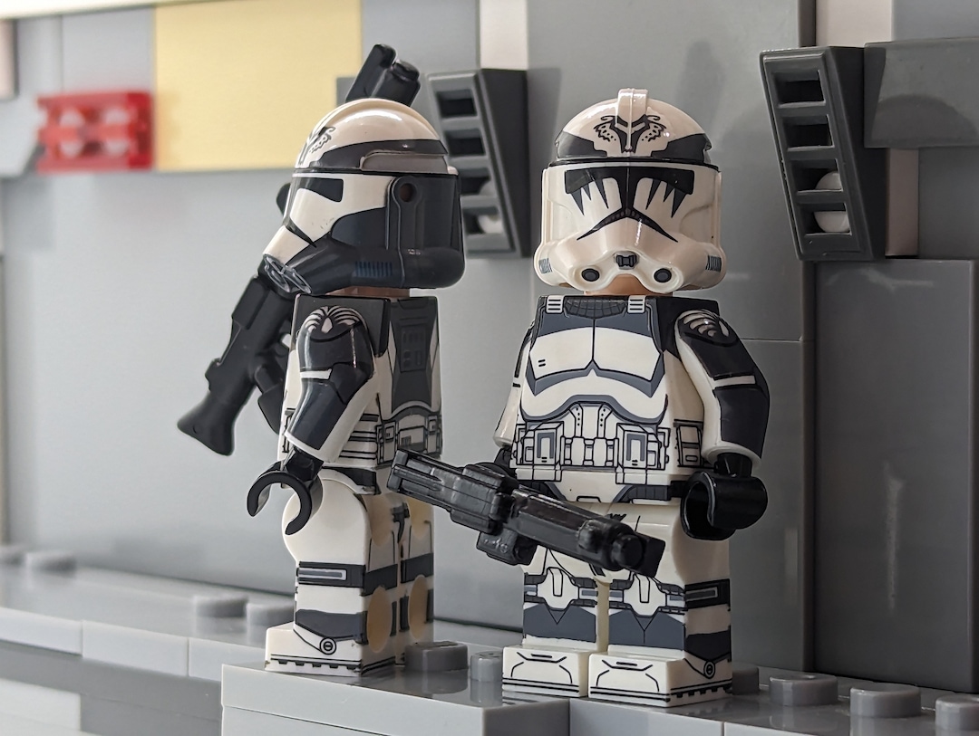 Star Wars 104th Battalion Clone Troopers Boost & Sinker 2x Grey White ...