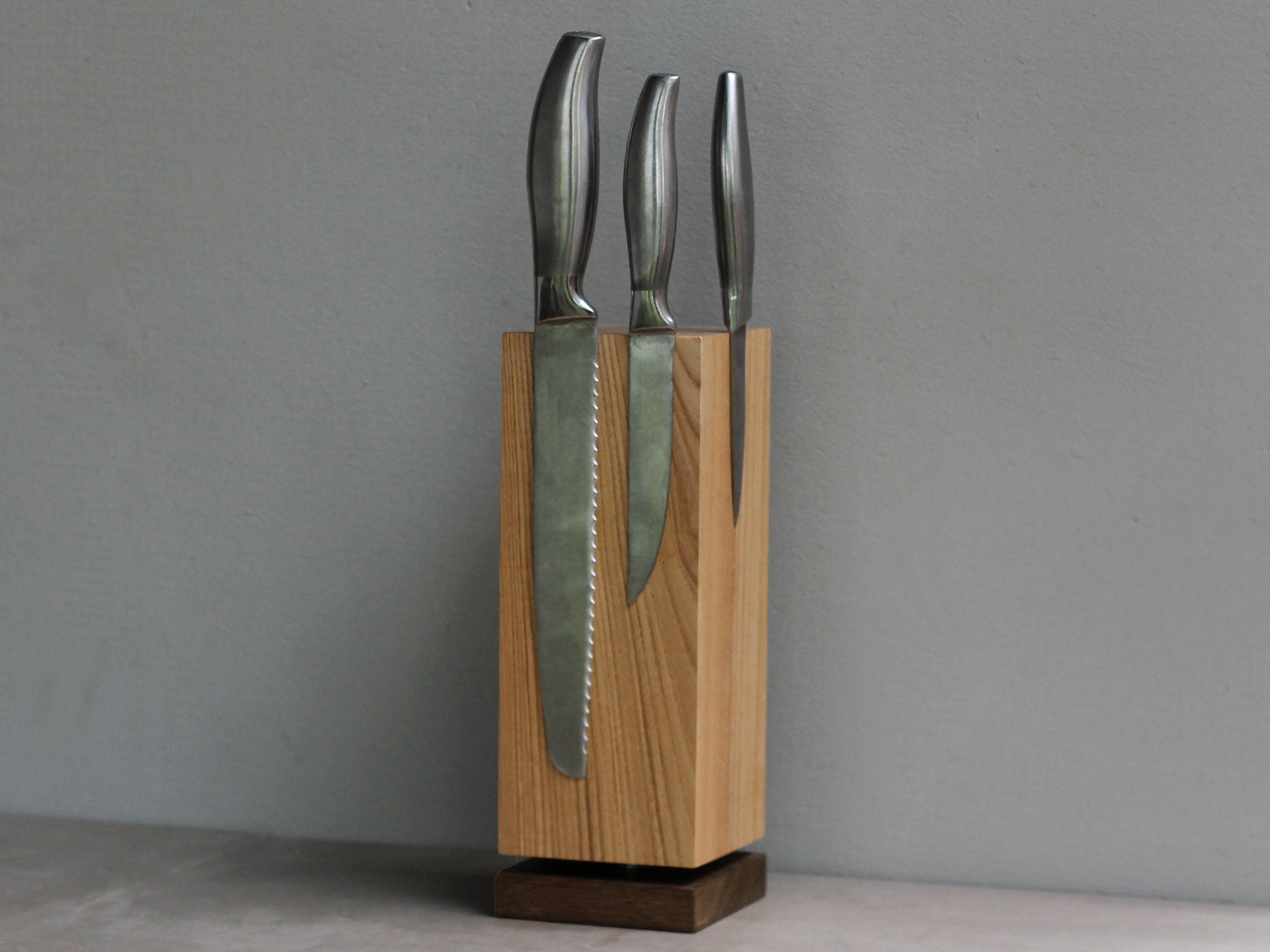 Rotating Magnetic Knife Block - Ash Wood, 23cm Max Knife Length, Wooden ...