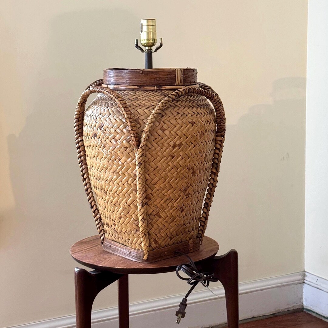 Vintage Basket Weave Rattan Wicker Table Lamp With Braided Handle ...