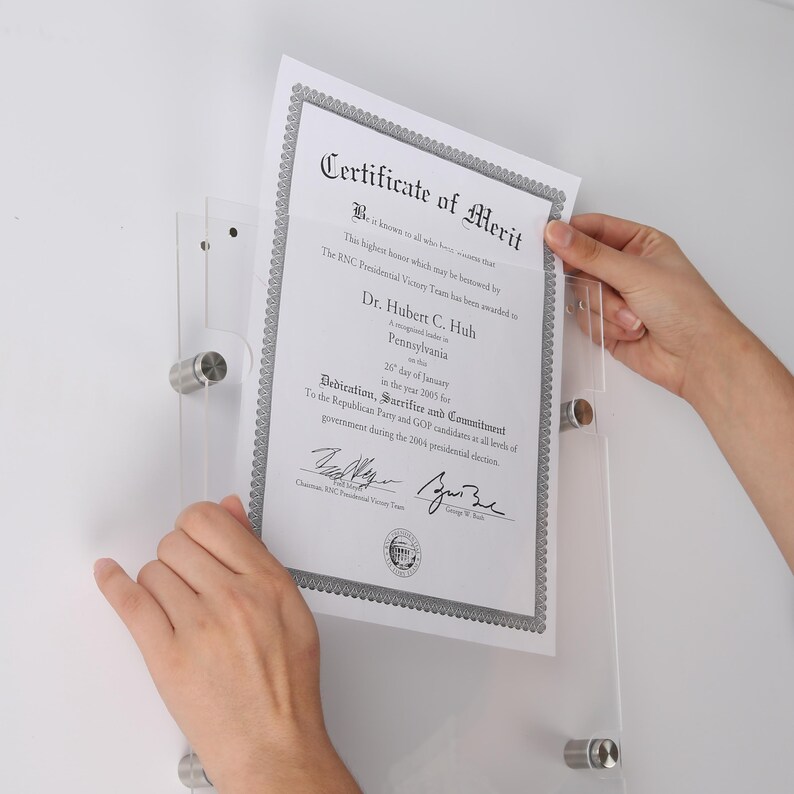 M&T Displays Wall Mount Clear Acrylic Frameless Picture Frame With ...