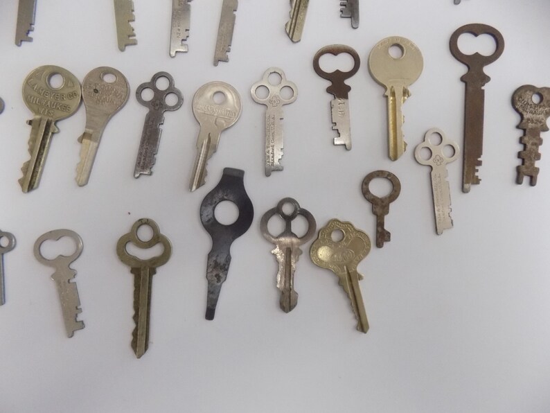 FREE SHIPPING!!!! 73 Keys, Skeleton Keys, Cabinet Keys, Luggage, Clock ...