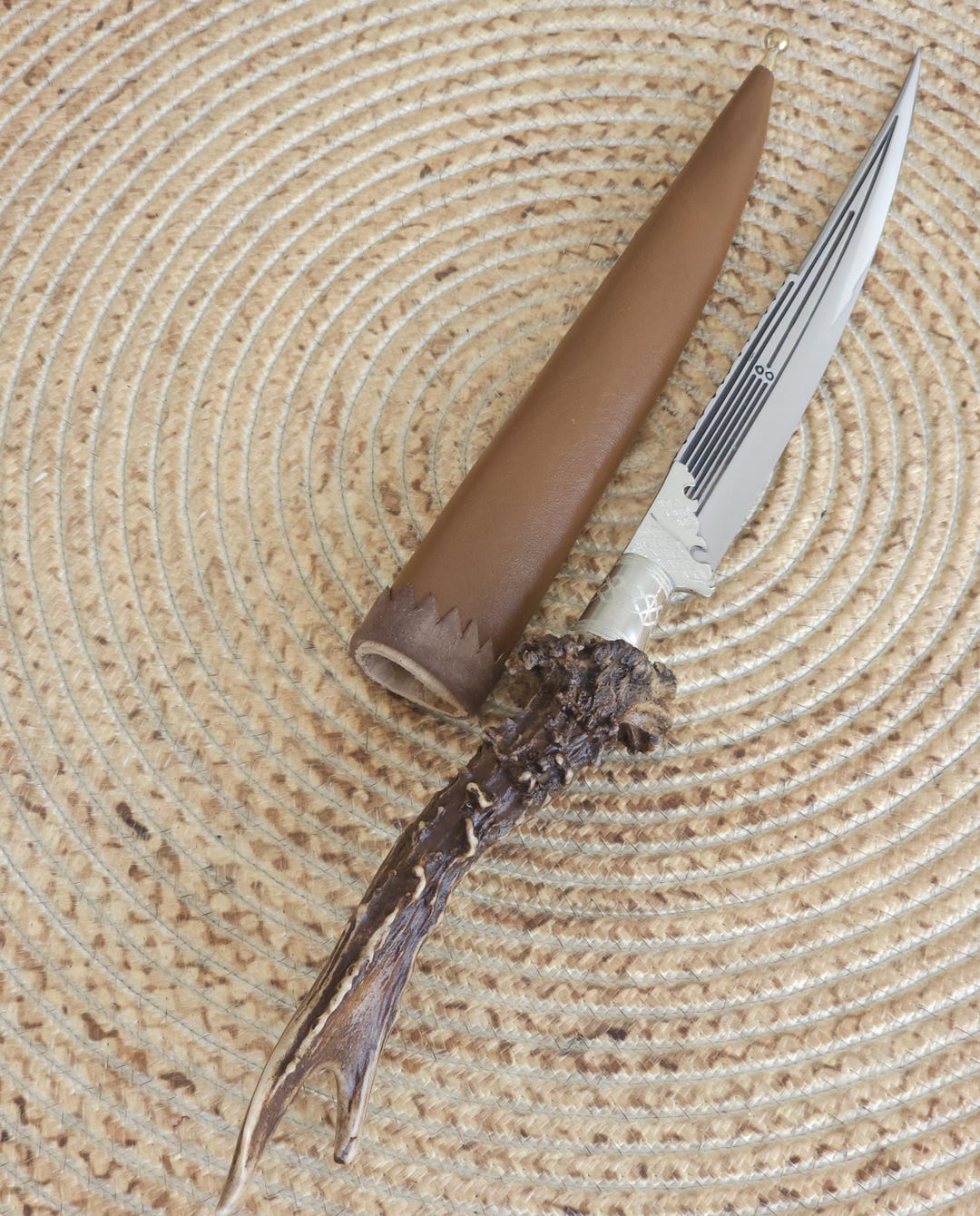 Handcrafted D7 Steel Grooved Blade With Goat Horn Handle – Collectible ...