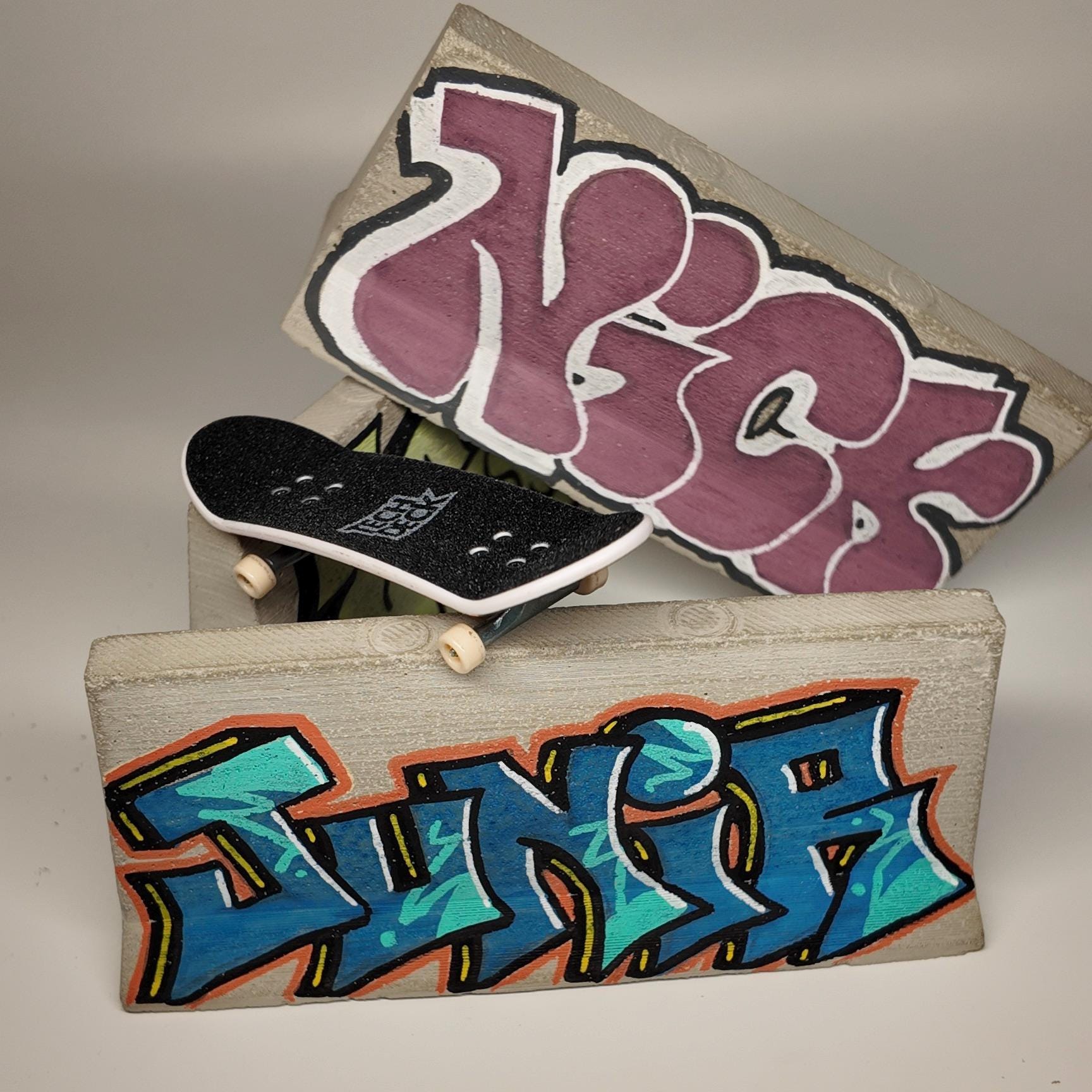 Graffiti Traffic Barrier / Cement Fingerboard Jersey Barrier / K-rail ...
