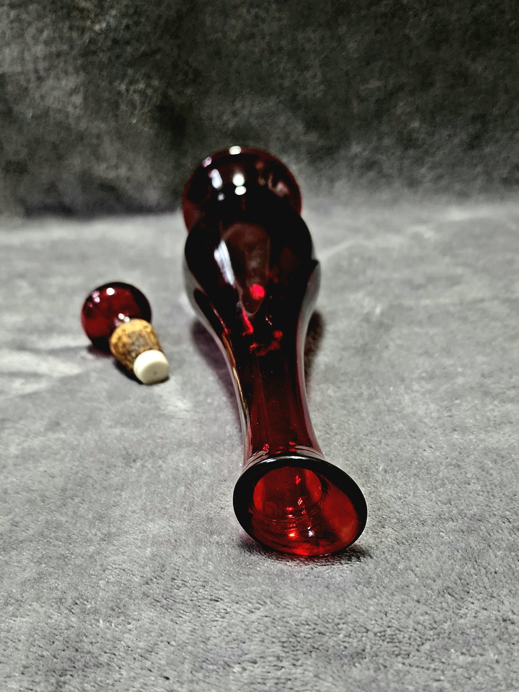 VINTAGE Avon Ruby Red Bud Vase With Original Stopper - Etsy