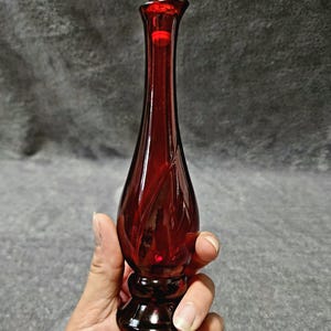 VINTAGE Avon Ruby Red Bud Vase With Original Stopper - Etsy