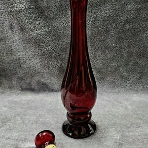 VINTAGE Avon Ruby Red Bud Vase With Original Stopper - Etsy