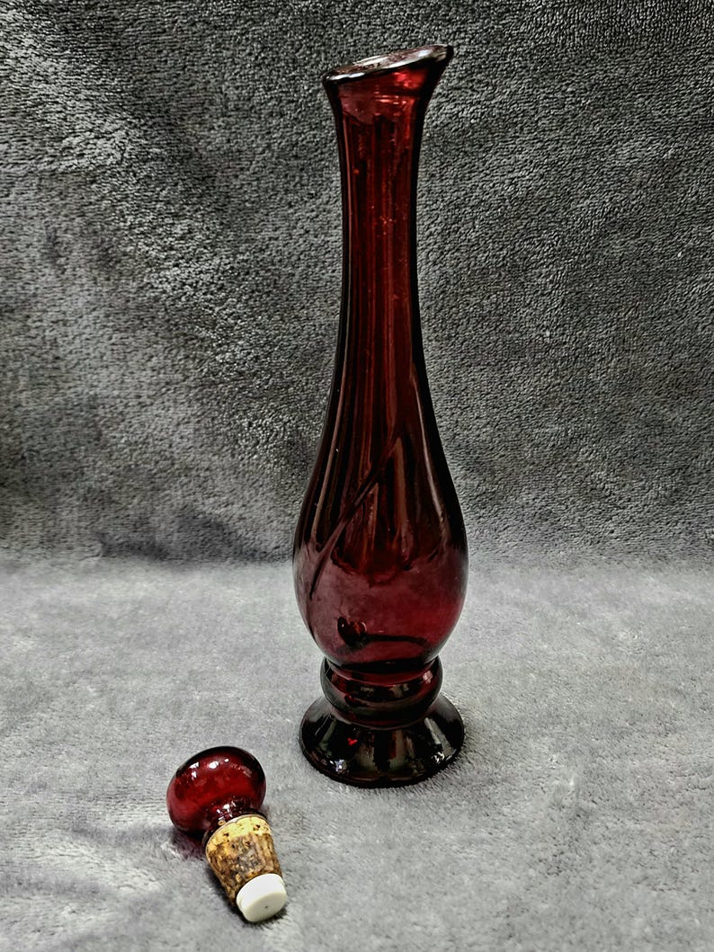 VINTAGE Avon Ruby Red Bud Vase With Original Stopper - Etsy