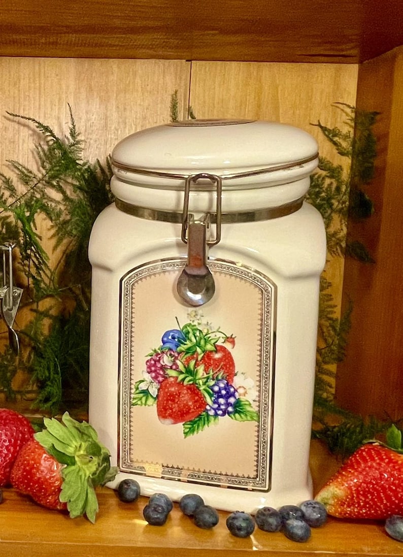 Vintage Knott's Berry Farm Ceramic Canister: Gold Trim Berry Design - Etsy