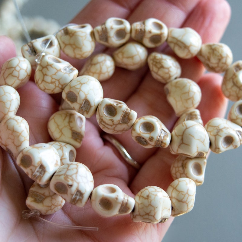 Black Howlite Skull Bead - Etsy