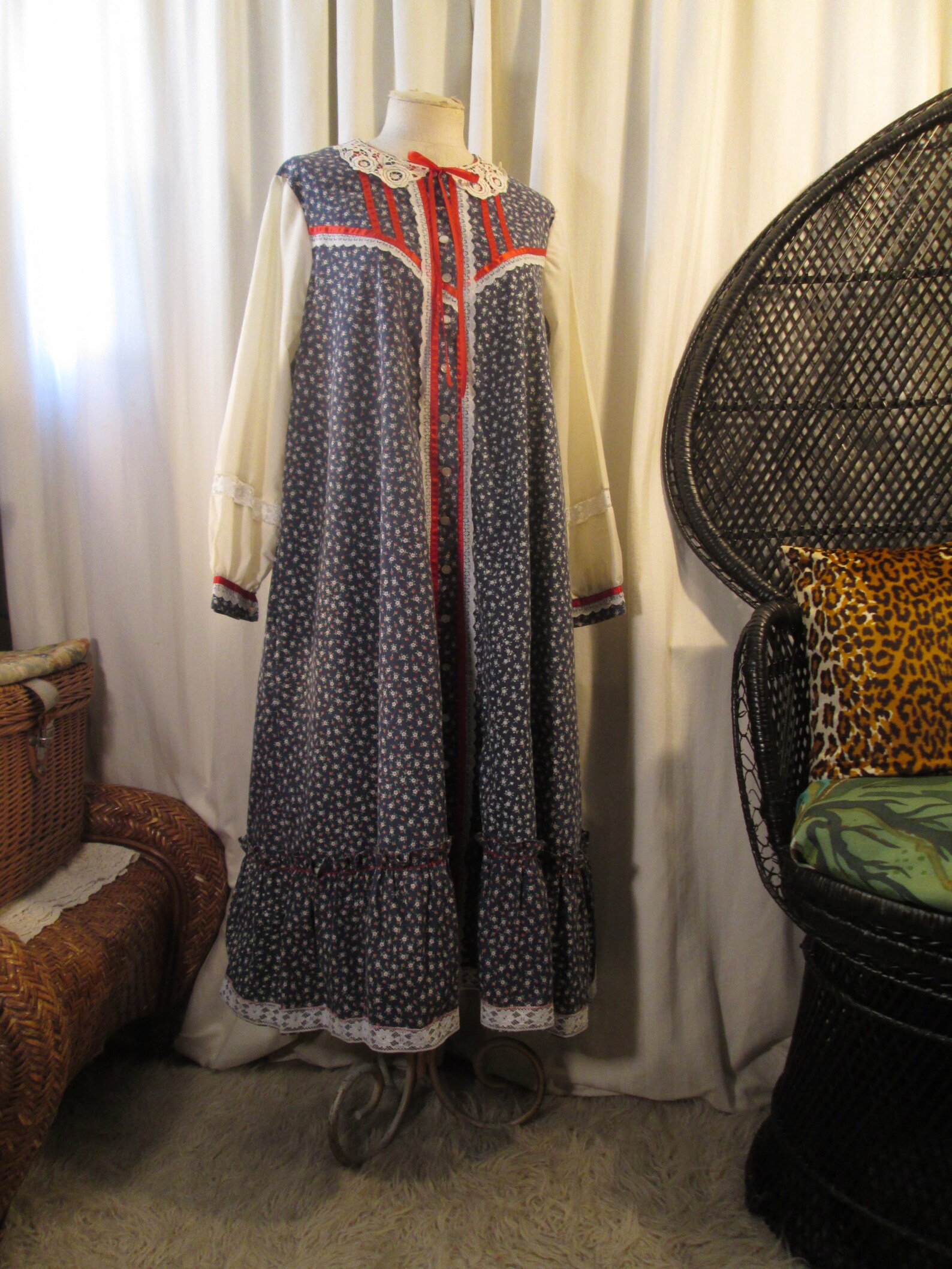 Lace Collar 70s Floral Calico Vintage Maxi Farmgirl Dress 70s Navy and ...