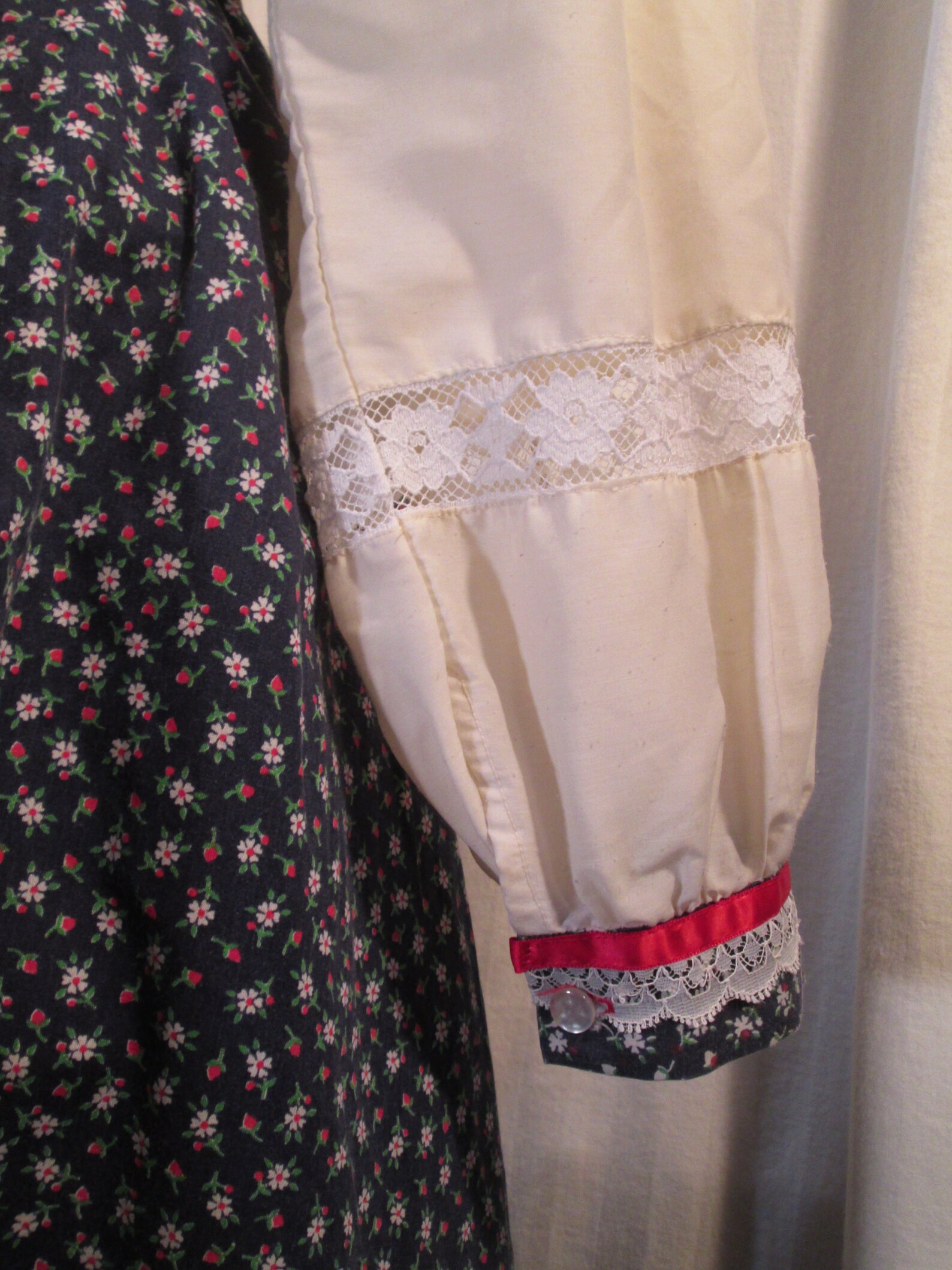 Lace Collar 70s Floral Calico Vintage Maxi Farmgirl Dress 70s Navy and ...