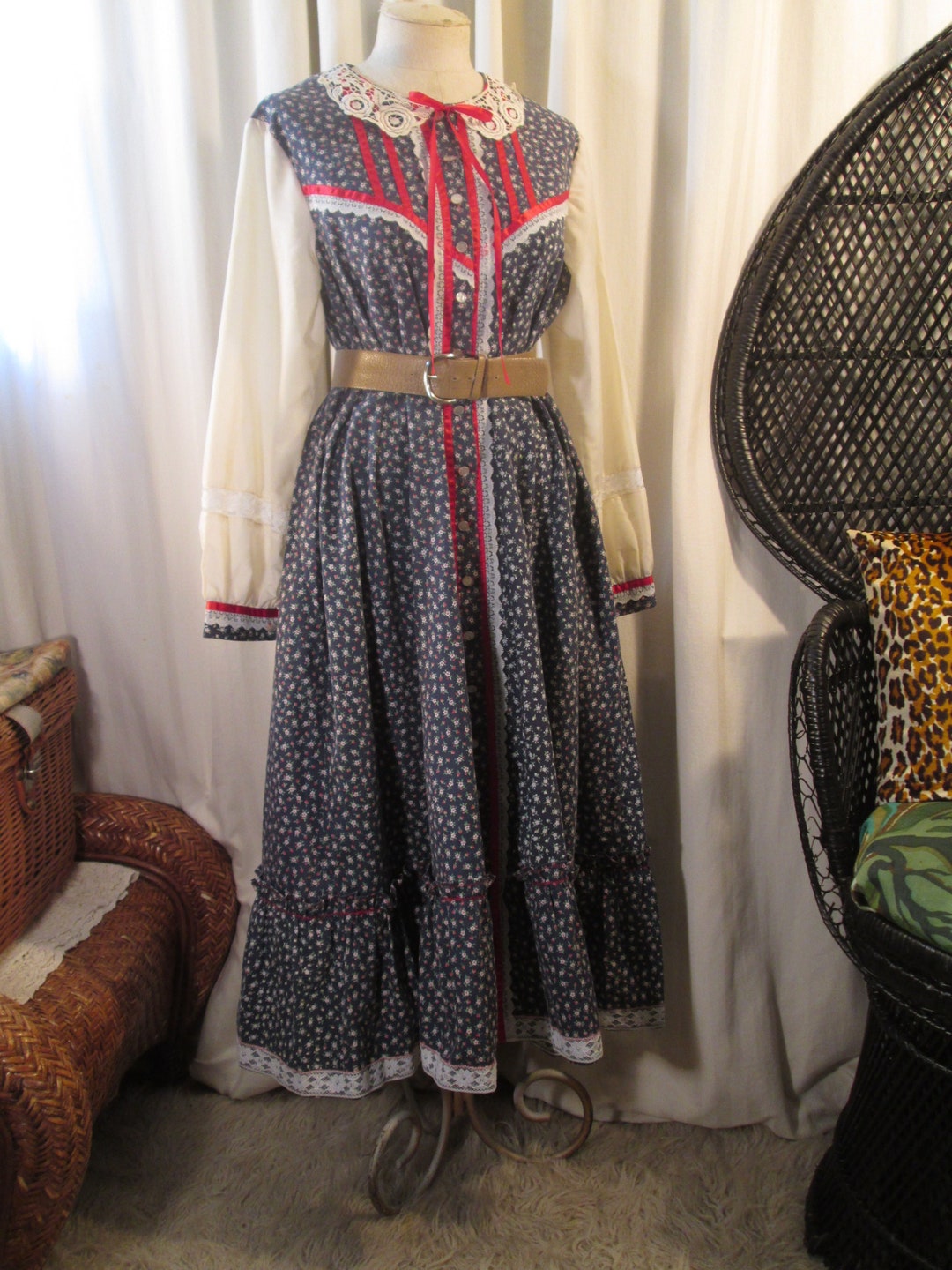 Lace Collar 70s Floral Calico Vintage Maxi Farmgirl Dress 70s Navy and ...