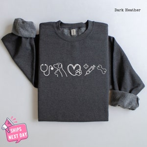 Minimalist Vet Tech Sweatshirt, Veterinarian Employee Sweatshirt, Vet ...
