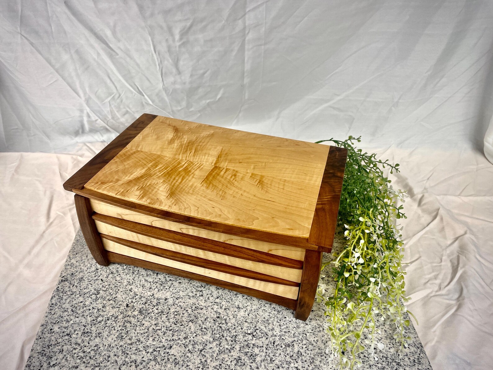 Hand Crafted Jewelry Box Made From Maple and Walnut - Etsy