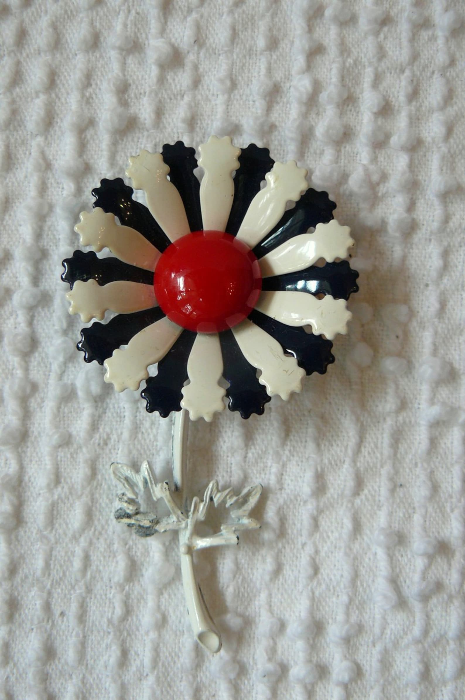 Broche fleur en émail vintage Broche rouge blanche et bleue - Etsy France
