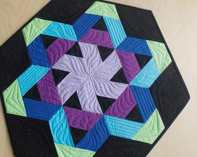 Gazebo Table Topper Pattern, a Jaybird Quilts Design for the Hex N More ...