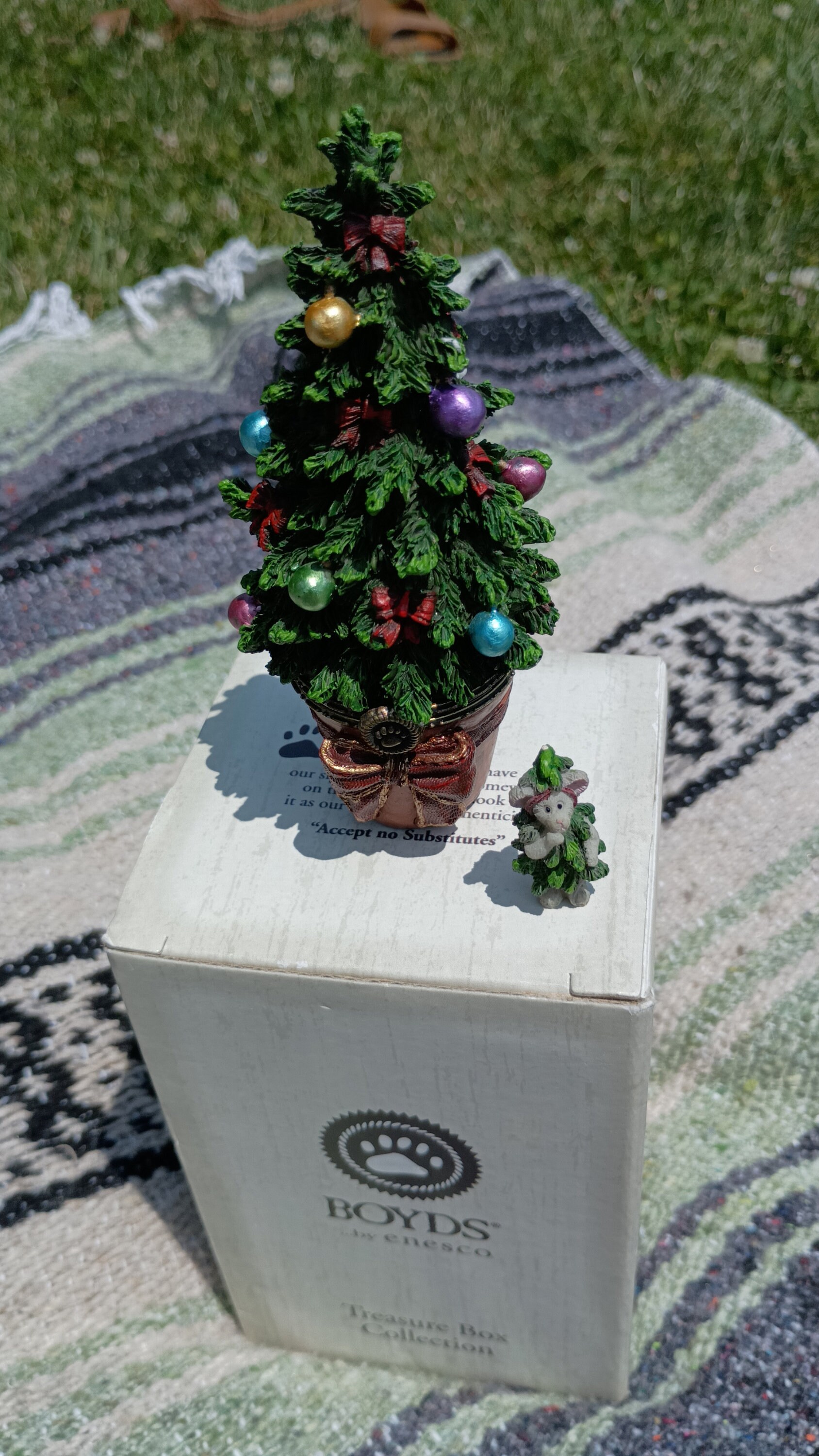 Christmas Tree Trinket Box. Boyds Aunt Nettie's Holiday Tree With ...
