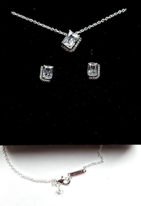 Square sparkle halo necklace pandora store