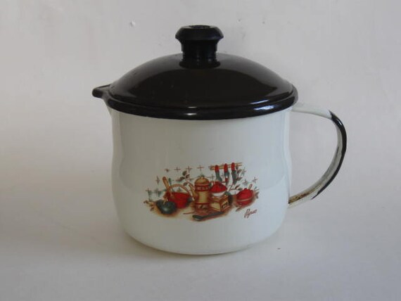 Vintage Enamelware Spouted Pot With Lid - Etsy