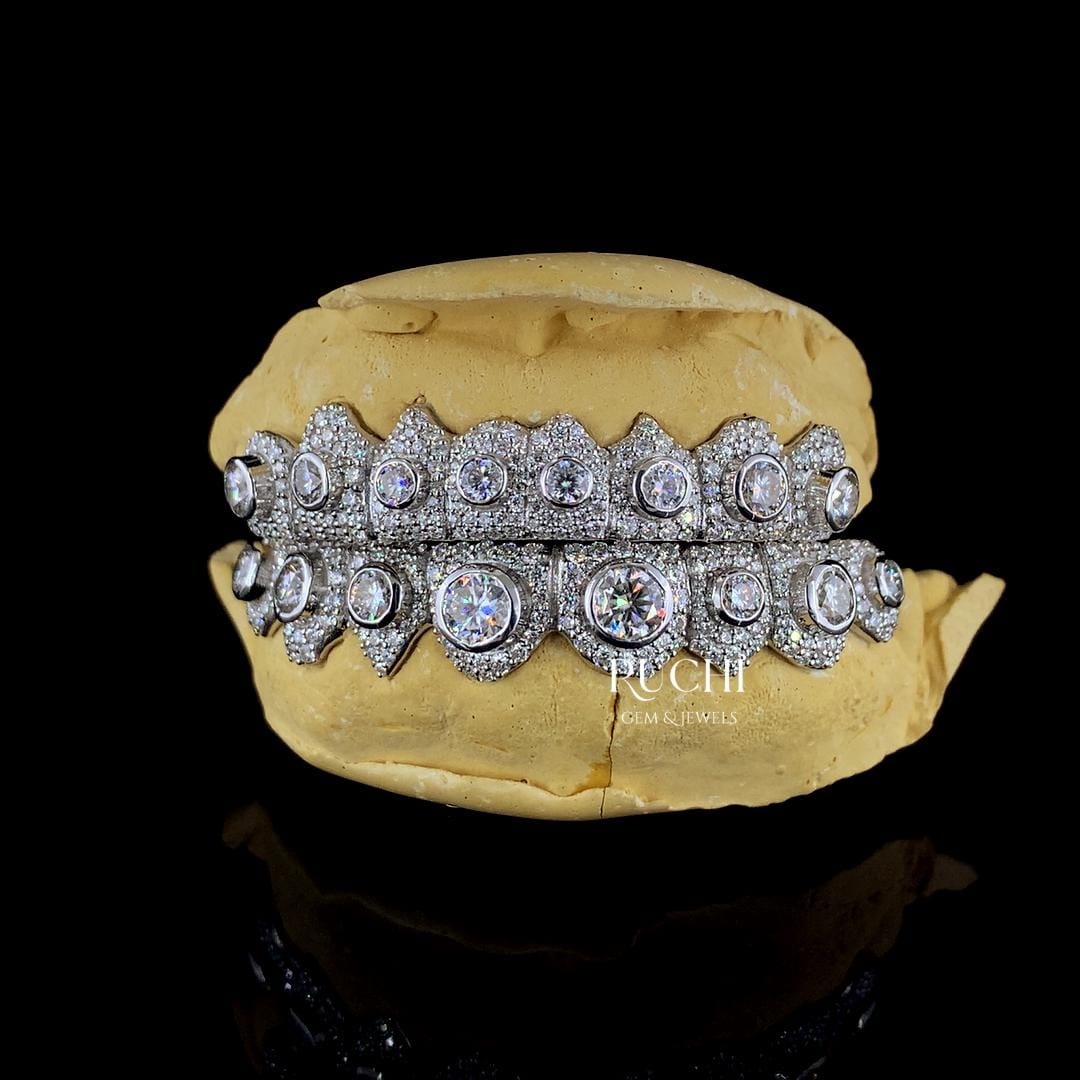VVS Moissanite Diamond Grillz | Customized Round Bezel Set Moissanite ...