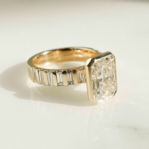 STUNNING 3 Ct RADIANT CUT Diamond Ring With Bezel Setting and Baguette ...