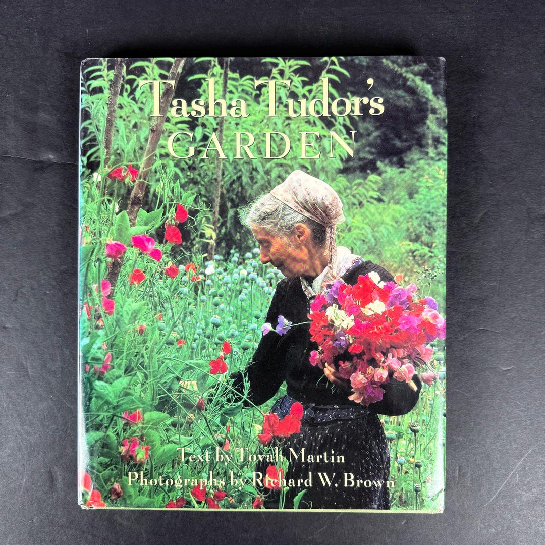 Tasha Tudor's Garden by Tovah Martin Photos by Richard Brown 1994 19th ...