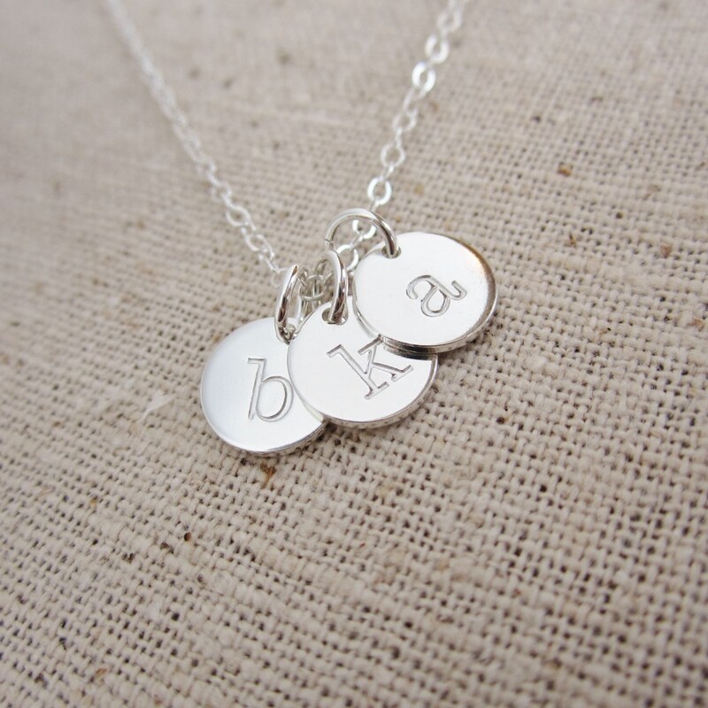 Mom Initial Necklace - Etsy