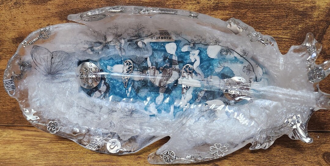 Epoxy Resin Casted Feather Dishes - Etsy