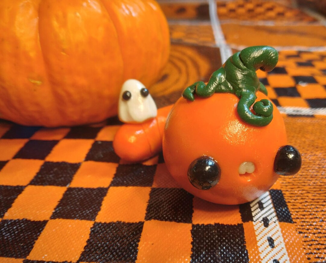 Cute Worm Figurine, Pumpkin Worm & Tiny Ghost Friend, Pet Worm ...