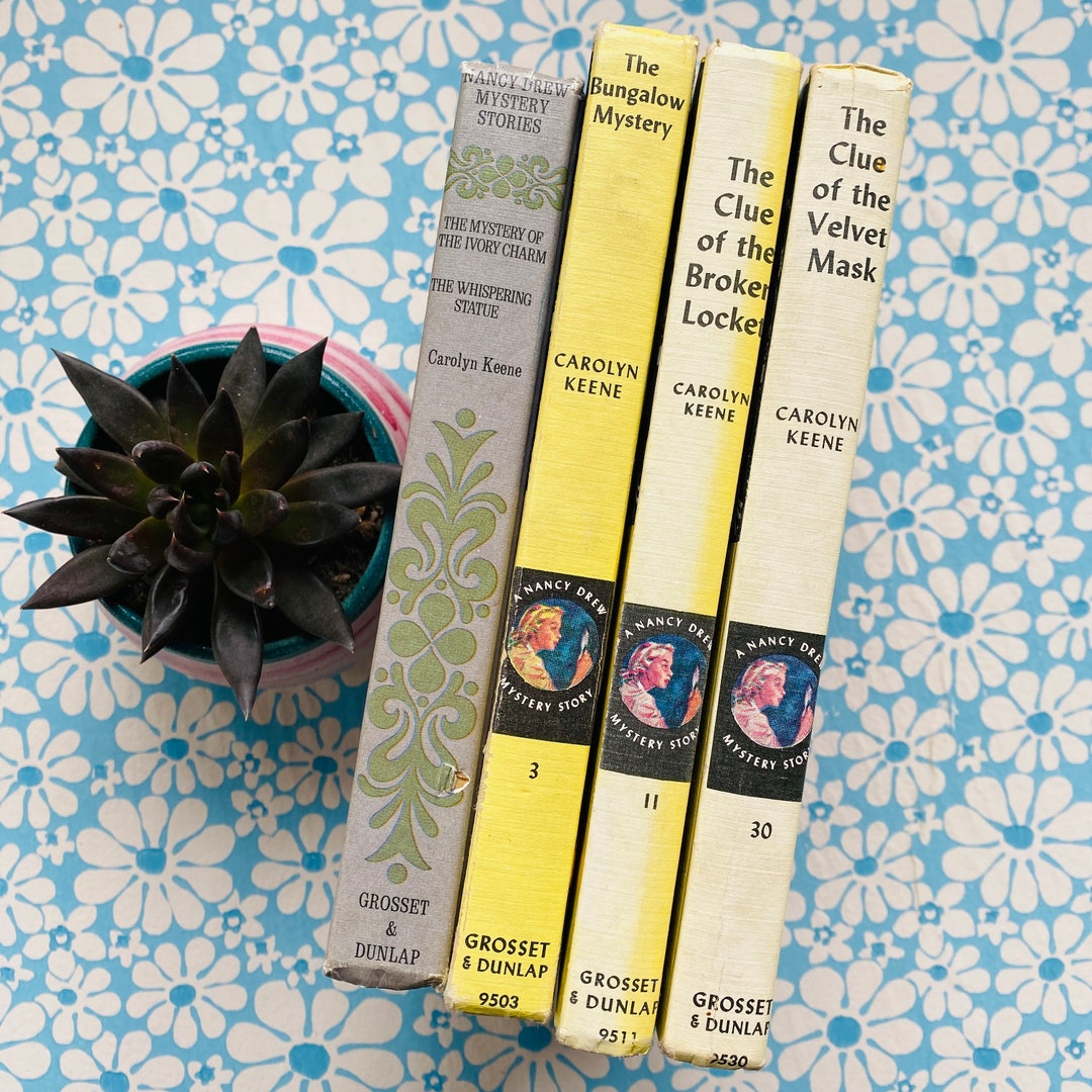 Vintage Nancy Drew Books by Carolyn Keene matte Covers Vintage Books ...