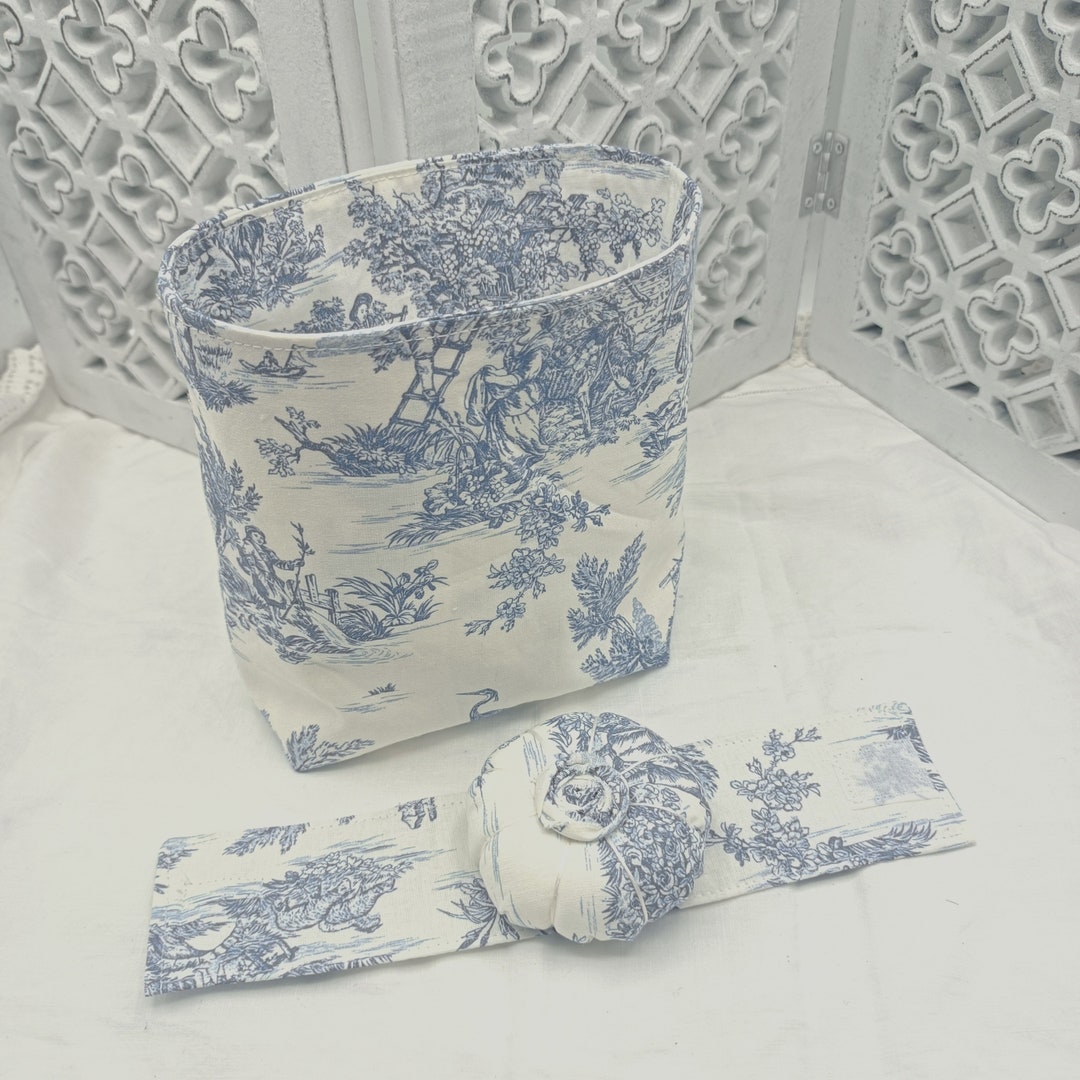 Free Standing Thread Catcher With Matching Wrist Pin Cushion Craft ...