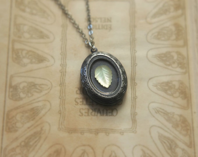 Silver Plated Locket Necklace With Pale Yellow Vintage Glass - Etsy