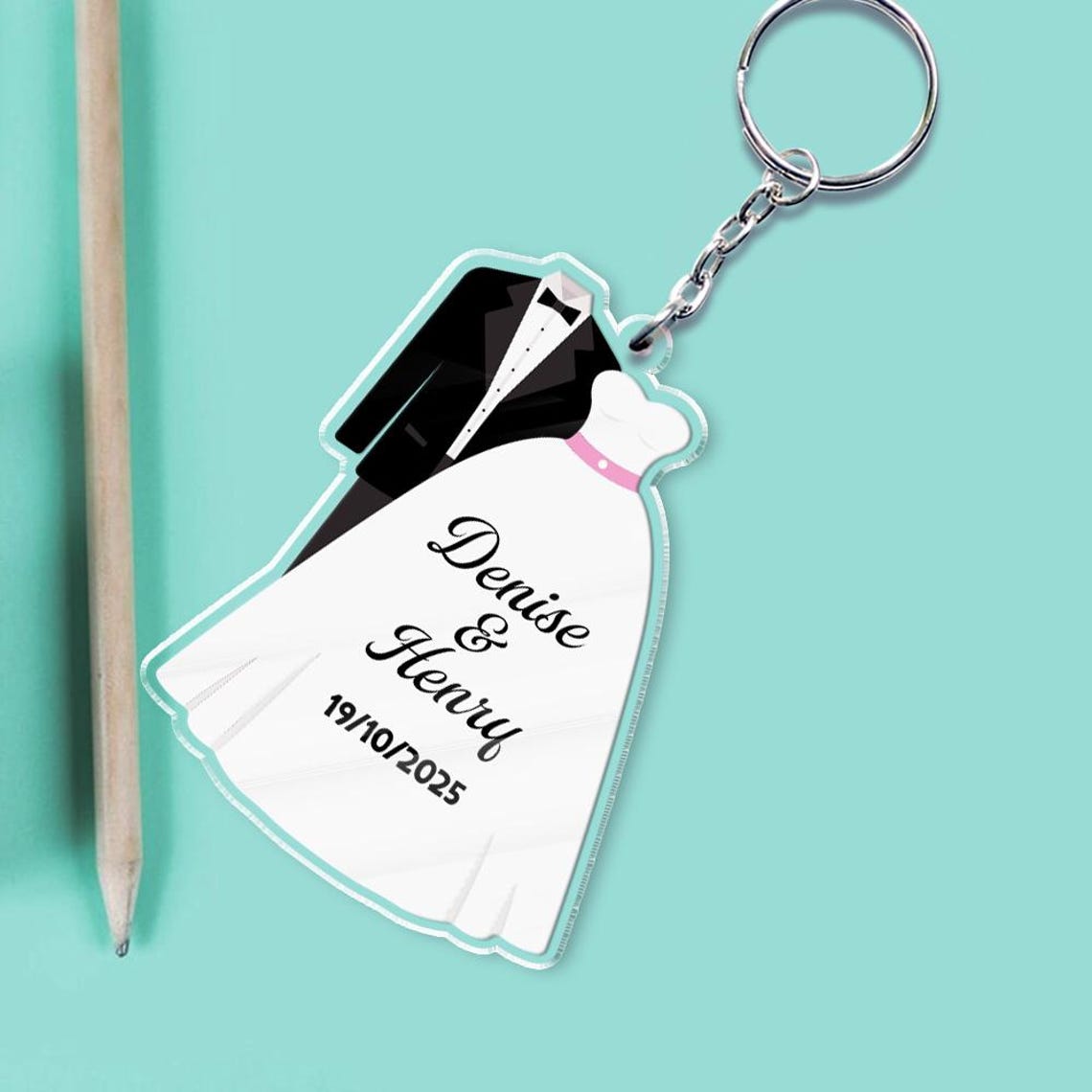 Wedding Couple Keychain, Personalized Bride & Groom Gift, Custom Name ...