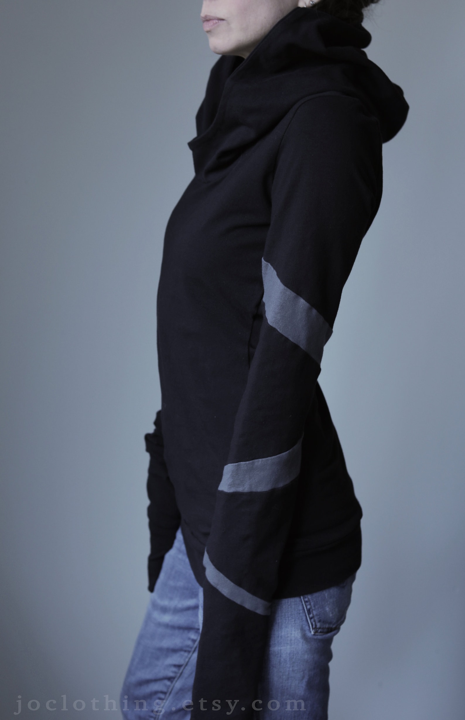 Hooded Top With Extra Long Sleeves/ Black With Cement Grey Spiraling ...