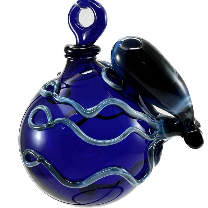 Adorno de pulpo. Vidrio borosilicato azul cobalto soplado a mano con efecto flameado degradado a ...