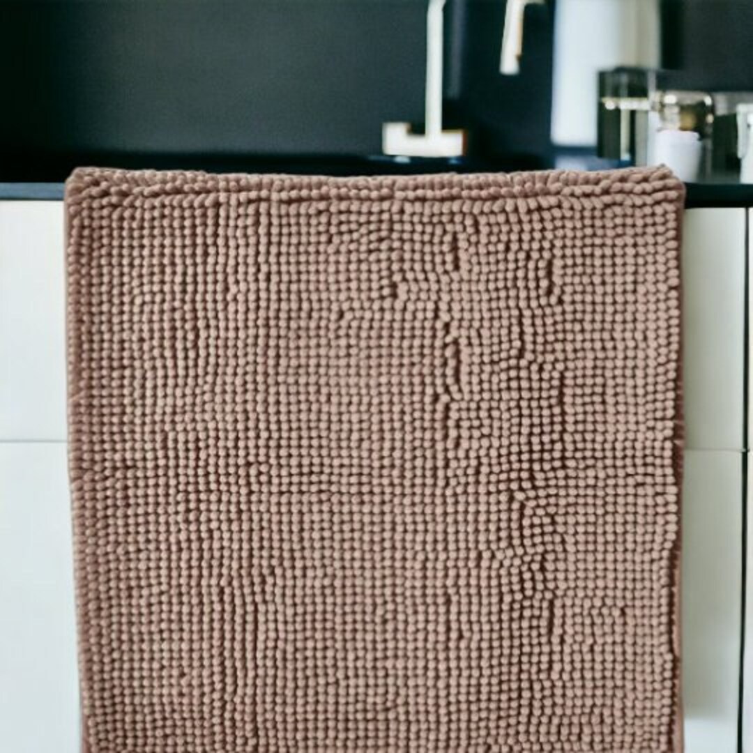 Pebble Noodle Bath Mat - Etsy