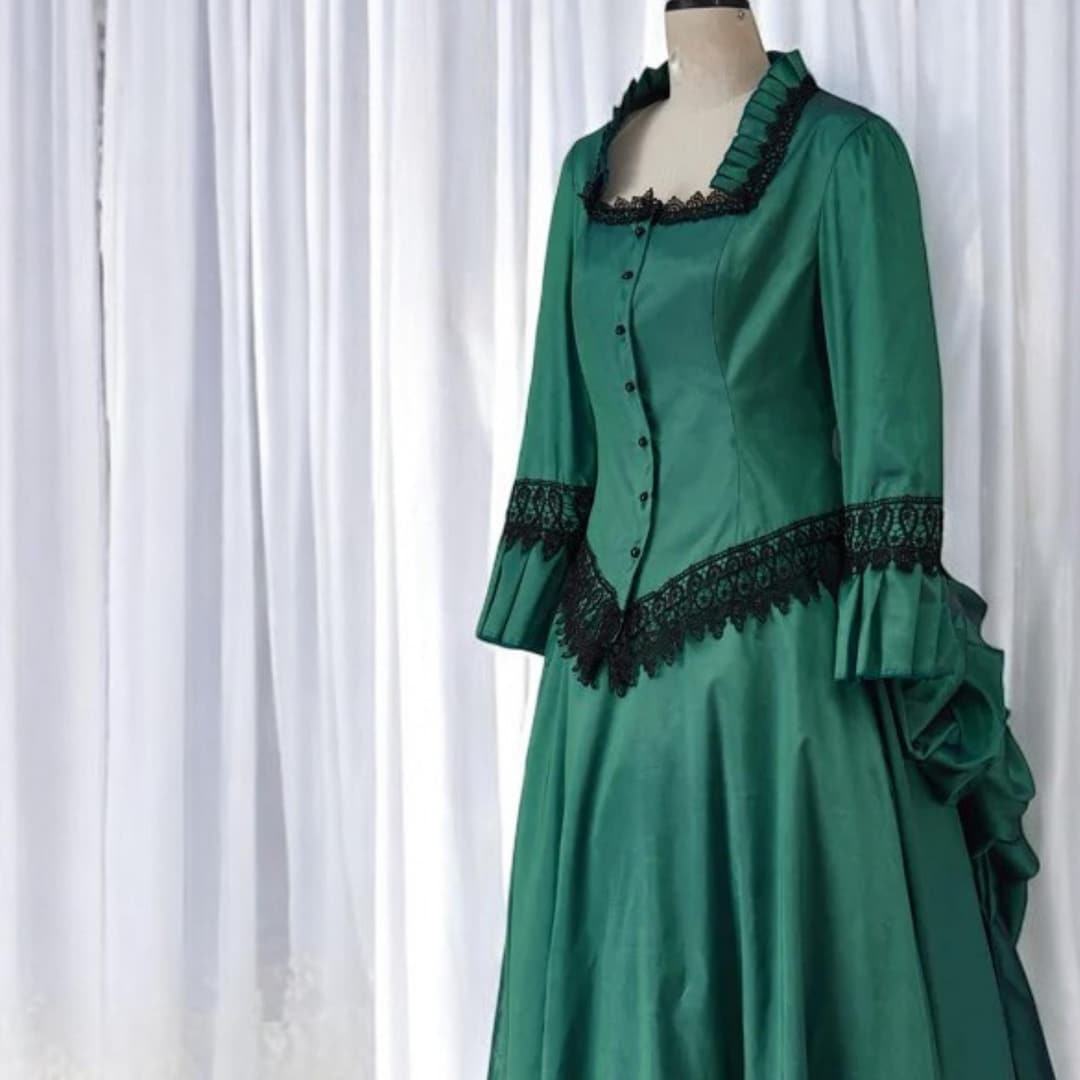 Elegant Victorian Ball Gown, Perfect Historical Costume or Victorian ...