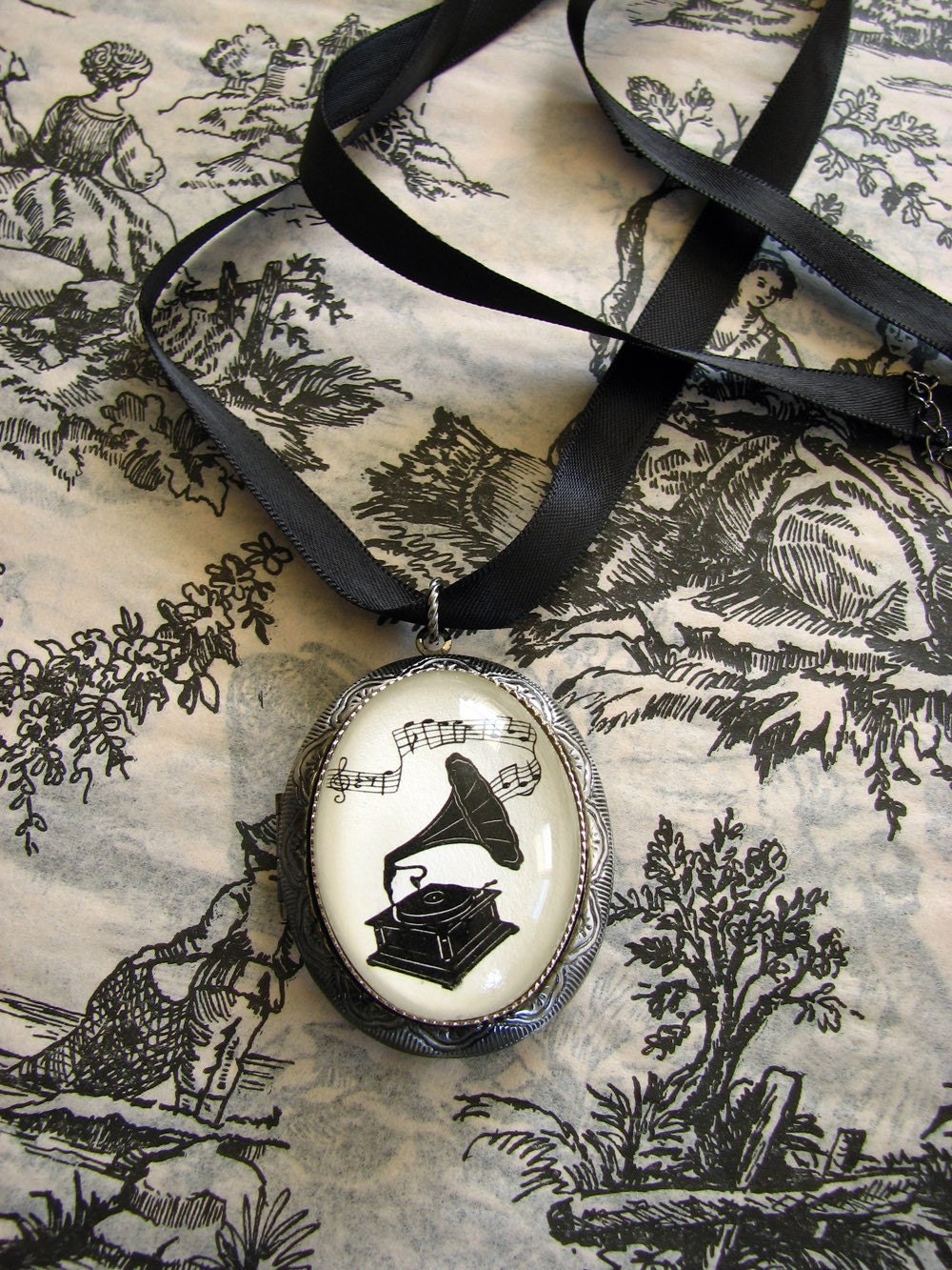 VICTROLA Locket Necklace Locket Pendant on Ribbon - Etsy