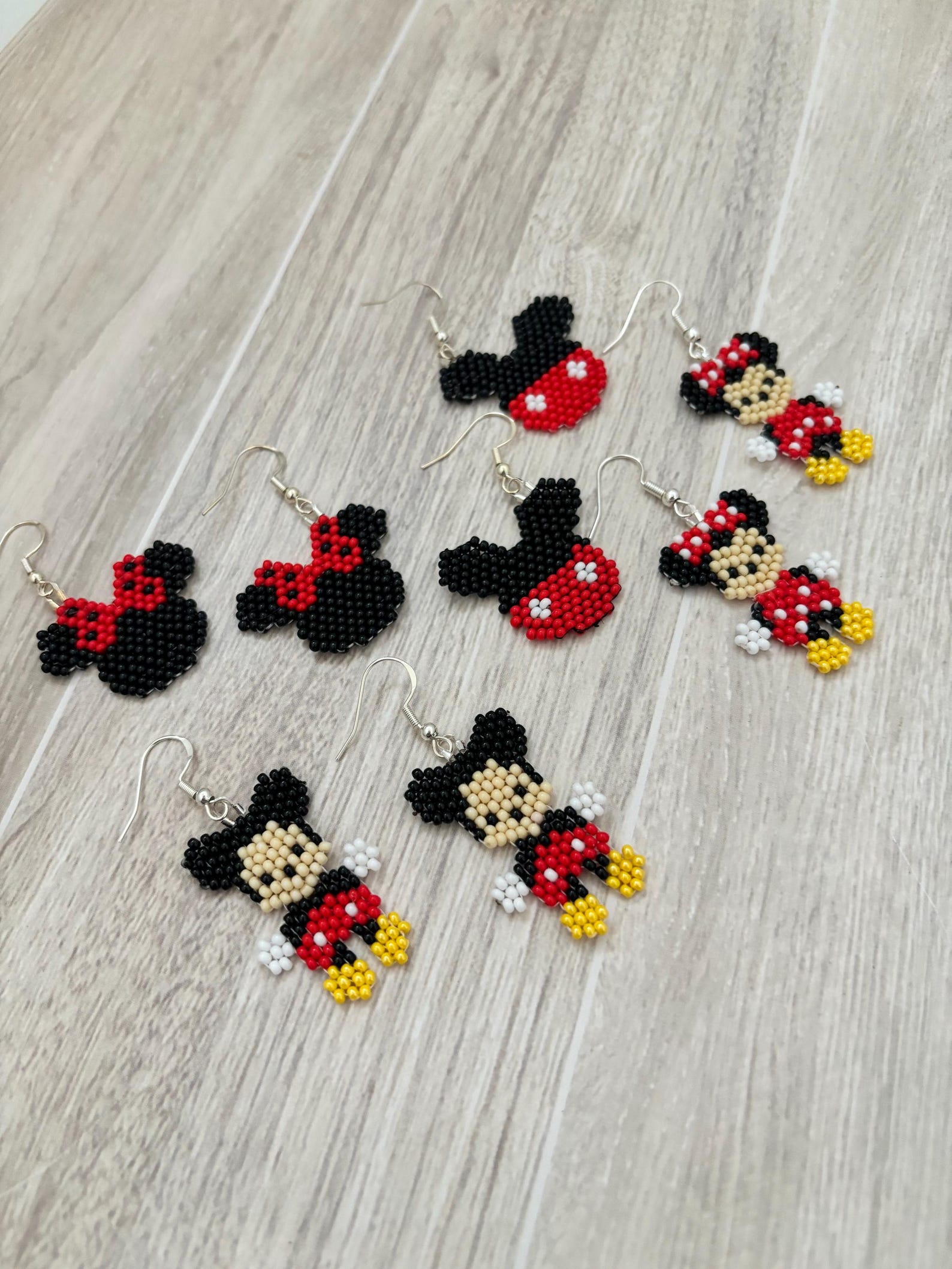 Mickey and Minnie Mouse • Hand Beaded - Etsy
