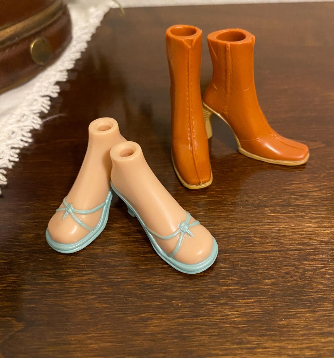 Vintage Bratz Shoes Lot - Turquoise Sandals & Brown Heel Boots - Doll ...