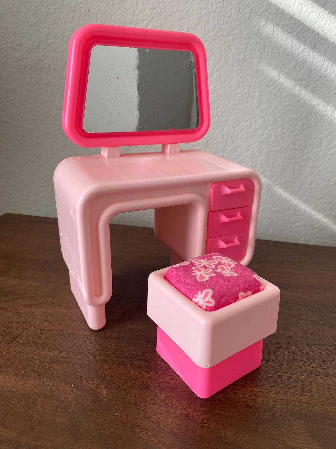 Vintage 1977 Barbie Vanity & Stool With Working Drawers, Brush and Comb ...