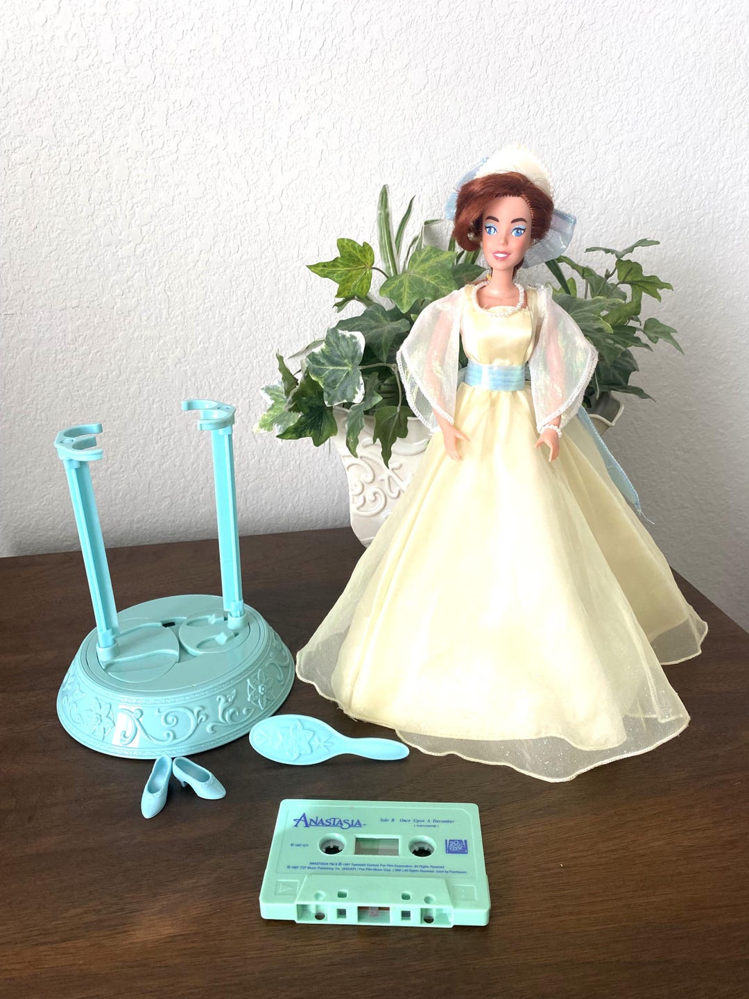1997 Anastasia Dancing Doll Set • Original Stand + Cassette Tape ...