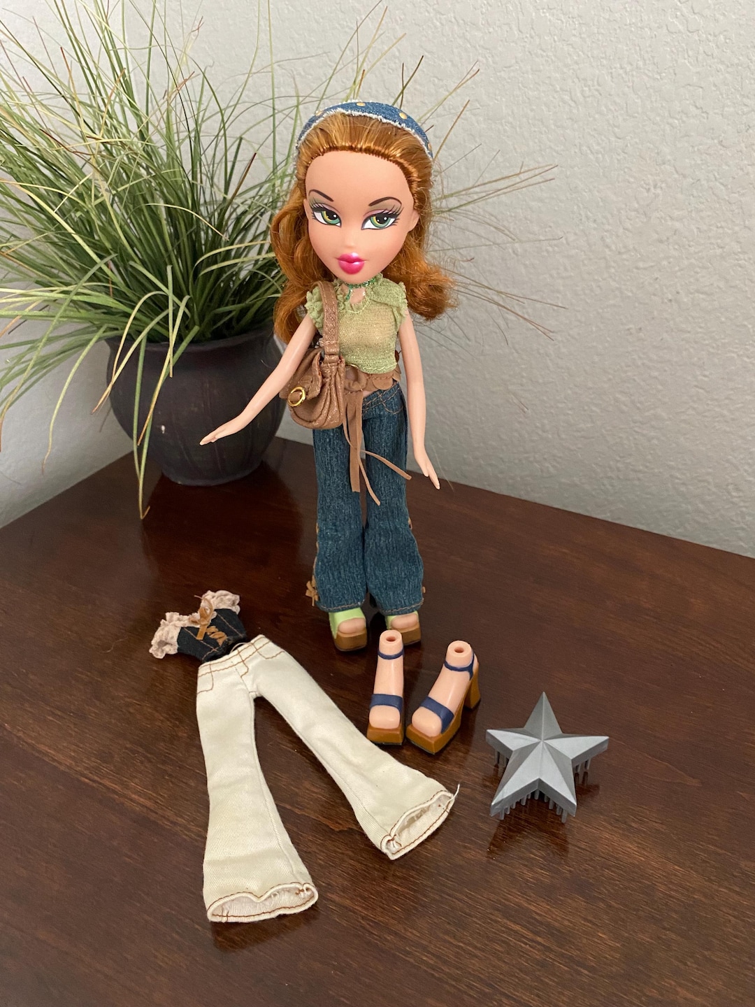 Vintage Bratz Strut It! Megan Doll With Clothing and Accessories From ...