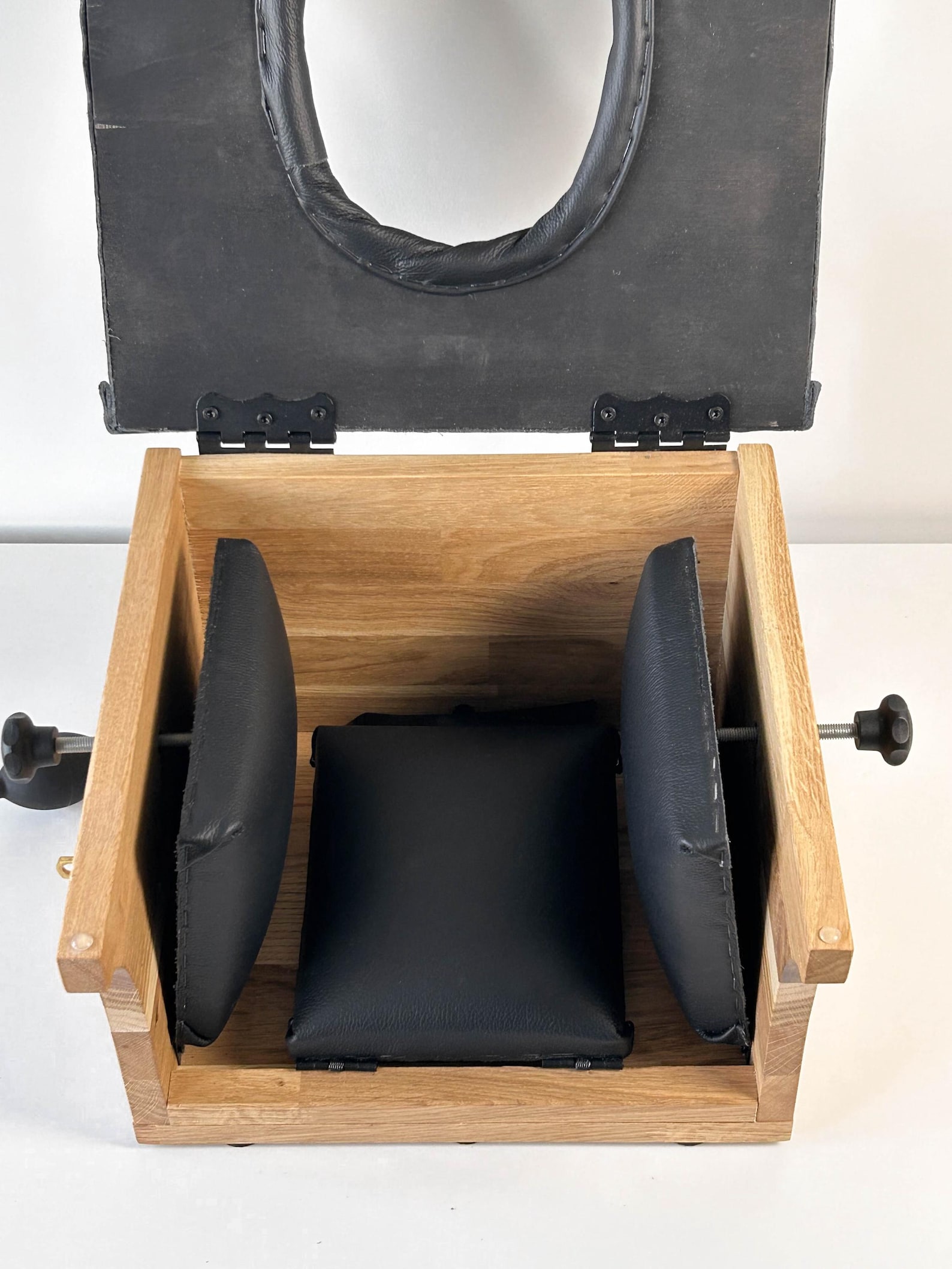Oak & Leather Smotherbox Queening Chair - Etsy