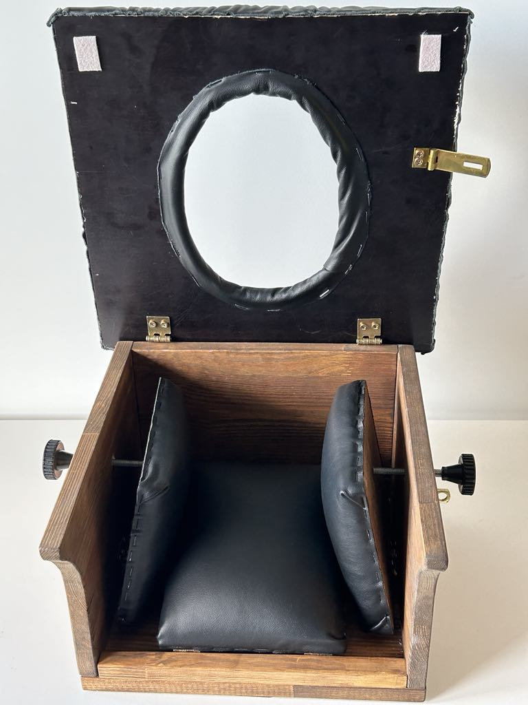 Smotherbox Queening Chair - Etsy