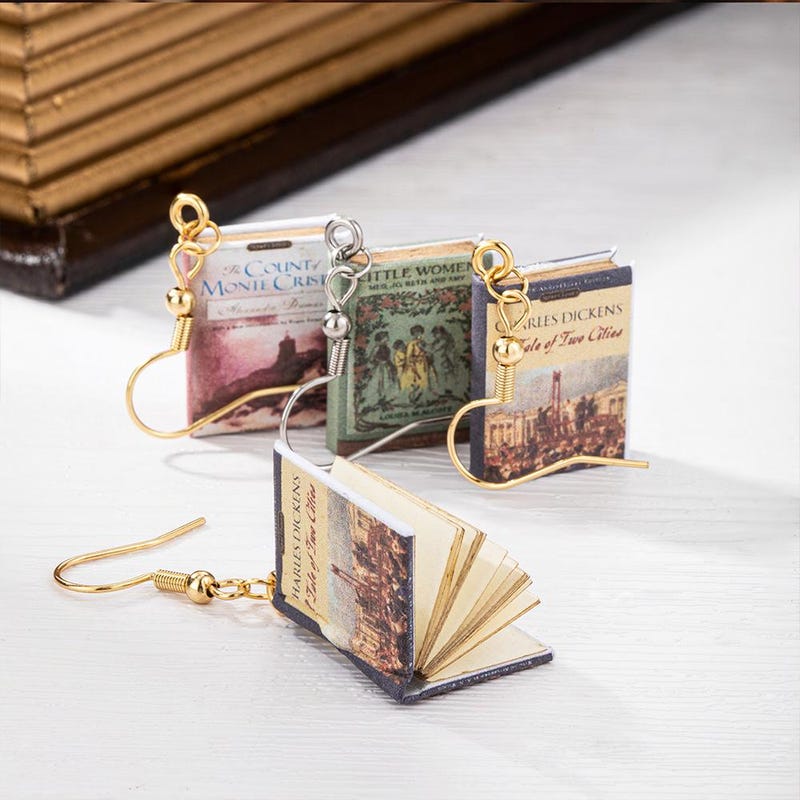 Mini Gifts for Bookworms - 60+ Gift Ideas for 2026