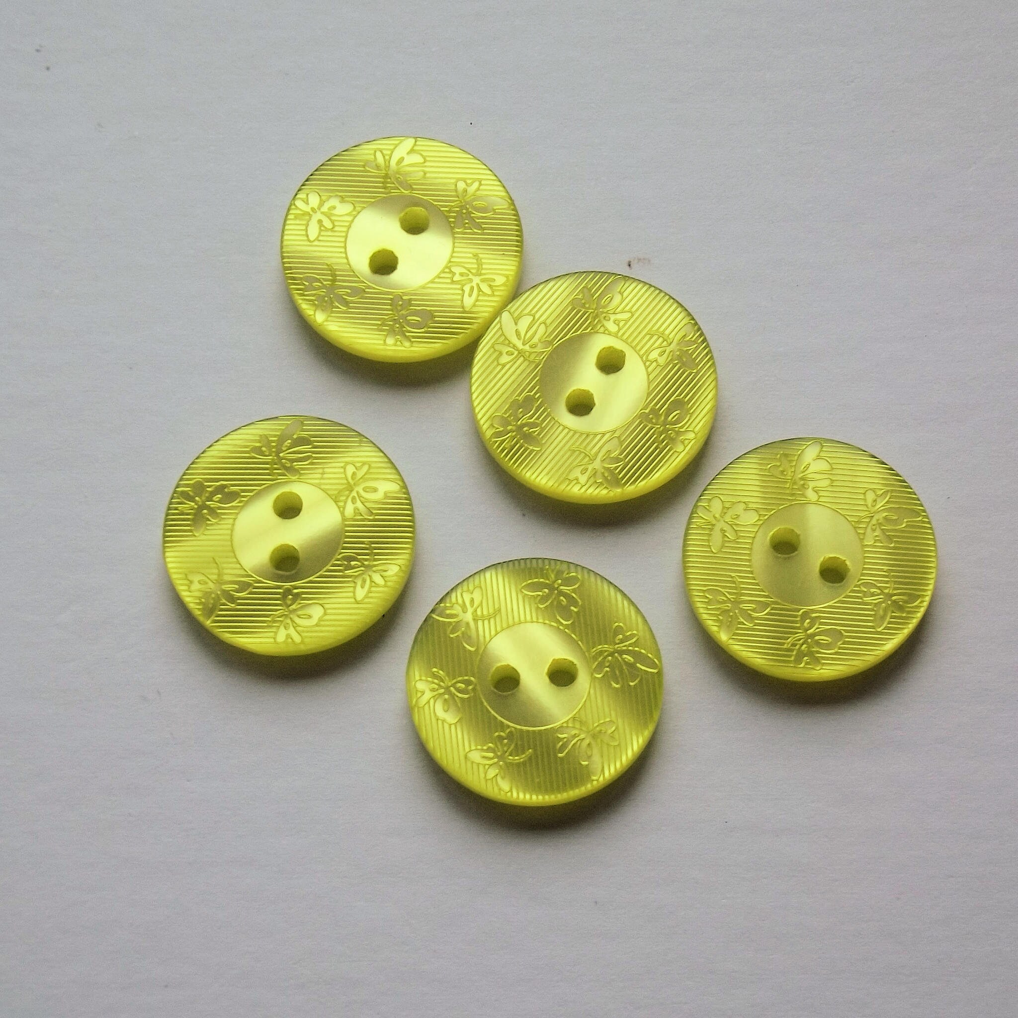 Yellow buttons Yellow Green 2 hole Buttons 18mm Buttons 2 | Etsy