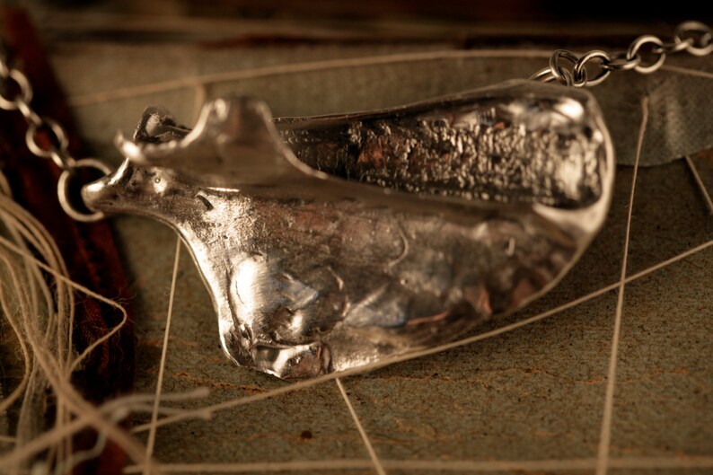 Scapula Wing Necklace - Etsy