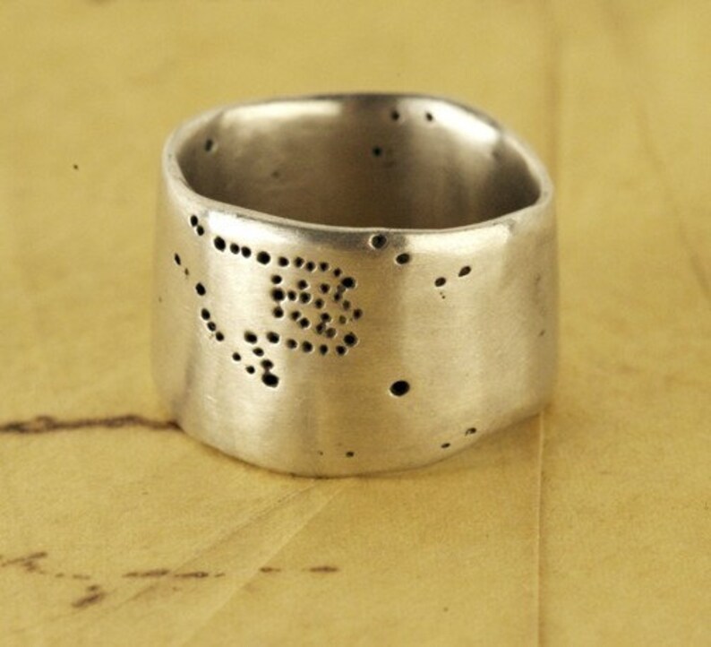 Helping Hand Ring - Etsy