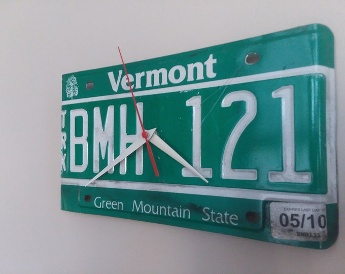 Vintage Vermont License Plate Clock Recycled and Repurposed Wall Clock ...